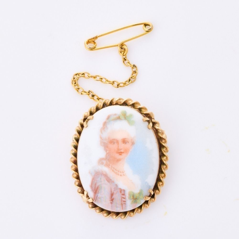 Porcelain Lady Antique Brooch with Pin Clasp, 8.2g - Brooches - Jewellery