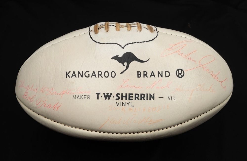 South Melbourne Swans Signed Kangaroo Brand White Ball Collectible ...