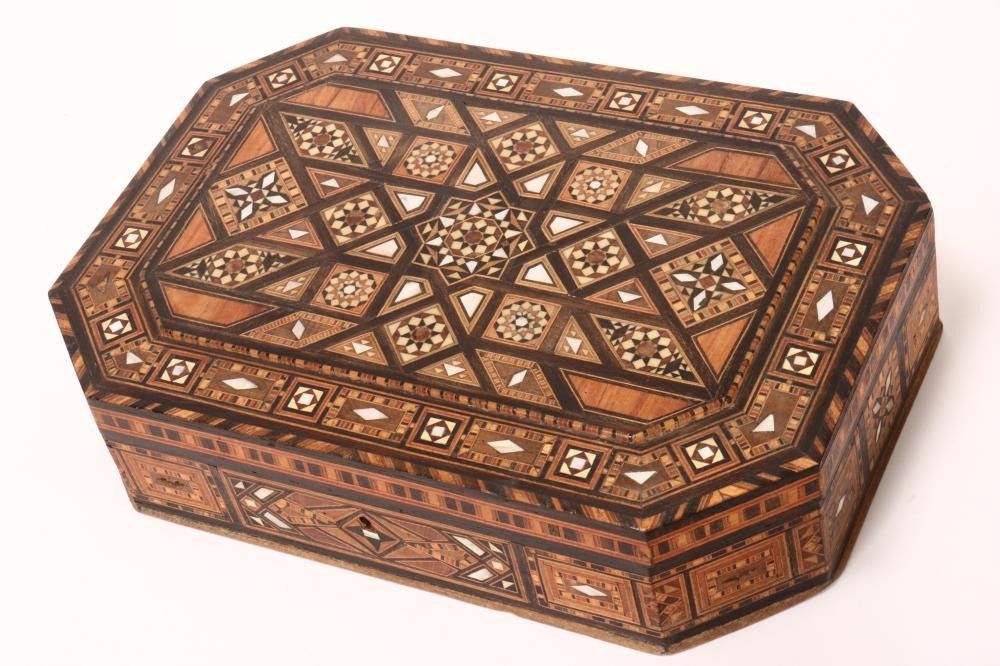 Geometric Inlaid Anglo-Indian Jewellery Box with Mother of Pearl ...