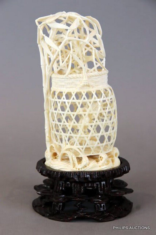 Ivory Crab Basket Carving, Mid-20th Century - Ivory - Oriental