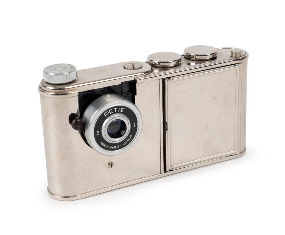 Petie Vanity Subminiature Camera: 1956 All-Chrome Body, 14x14 Exposures ...