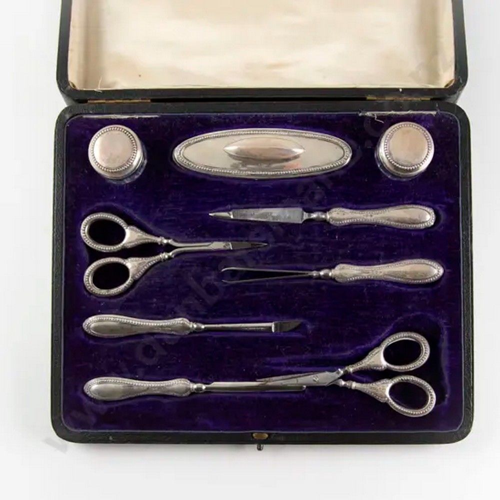 Edward VII sterling silver manicure set, Birmingham 1910, 9 pieces ...