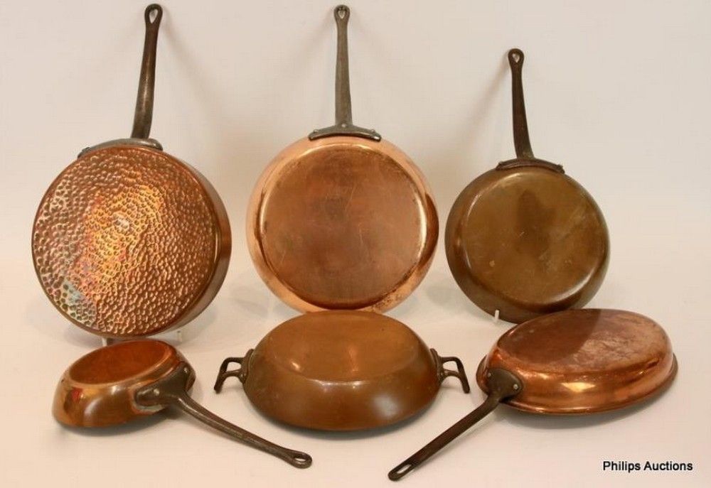 Set of Six Copper Frying Pans with Tin Lining - Copper - Metalware