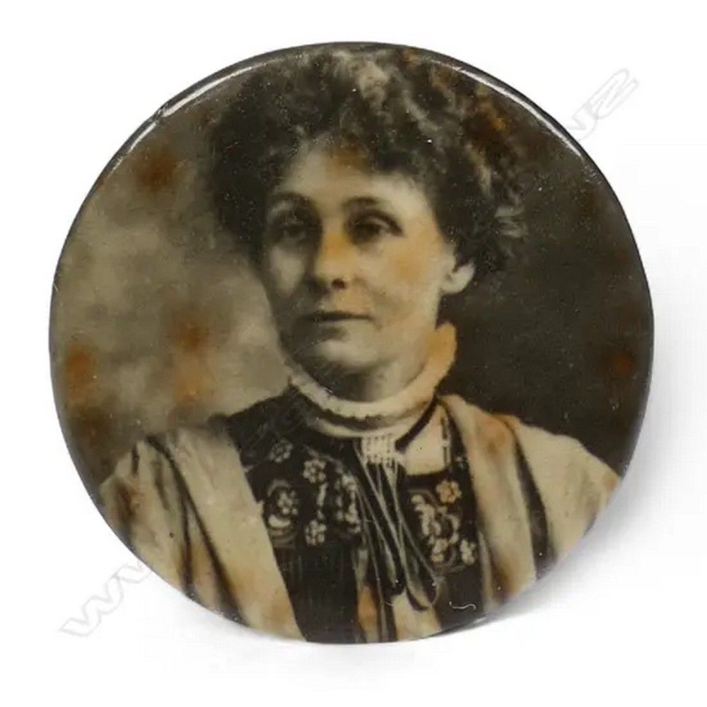 WSPU Emmeline Pankhurst Suffragette Portrait Pin Badge Collectible Item ...
