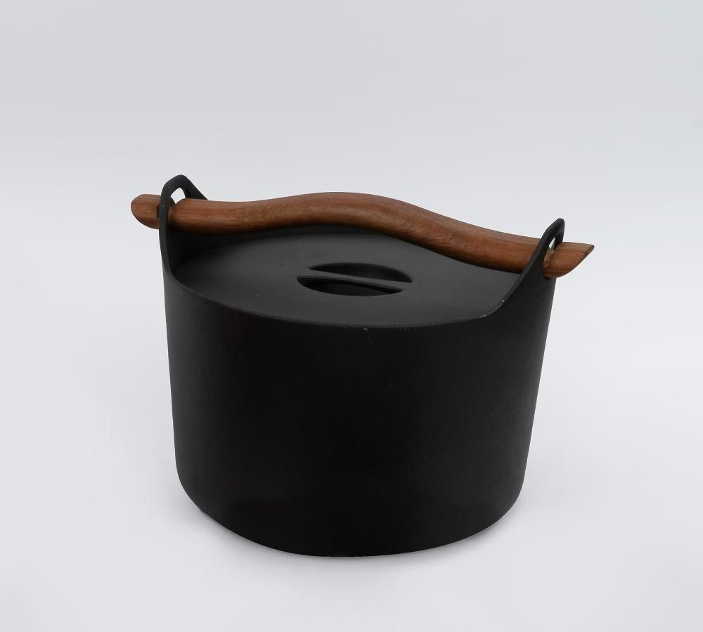 Iittala Sarpaneva Cast Iron Pot with Hardwood Handle, 1960 ...
