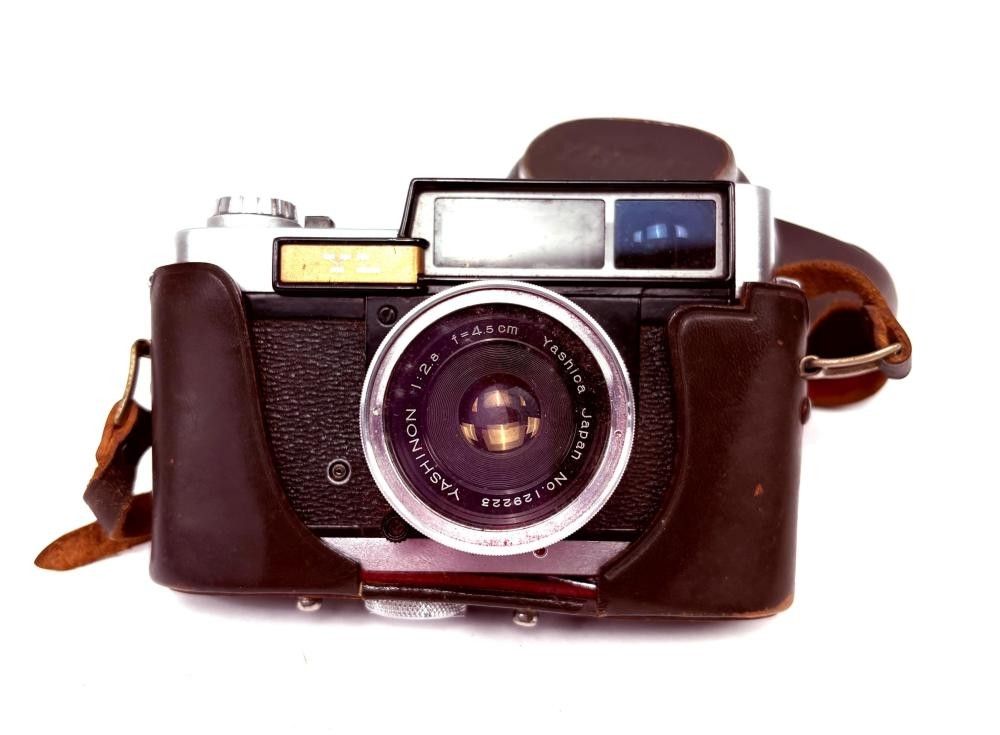 Vintage Yashica Yl 35mm Camera with Yashinon Lens in Case - Photography ...