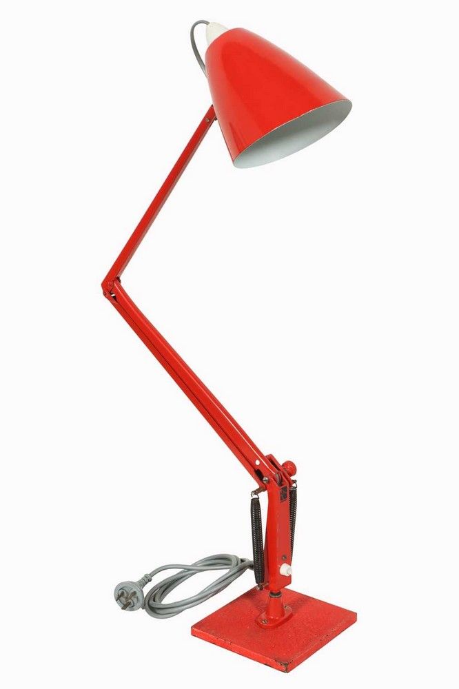 Red Planet Desk Lamp with Articulated Neck and Conical Shade - Lamps ...