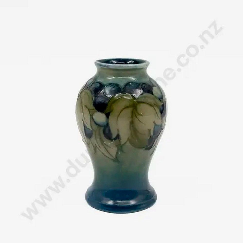 Moorcroft 1970 Leaf & Berry Posy Vase, 10 cm Height - Moorcroft - Ceramics