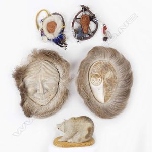 Inuit Bone Carvings and Souvenirs - Brooches - Jewellery