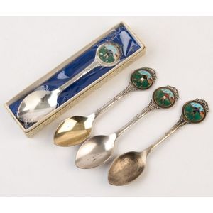 VFL Football Souvenir Picture Spoons with Enamelled Footballer Images ...