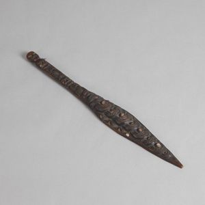 New Zealand Maori artefacts hoe (paddle) - price guide and values