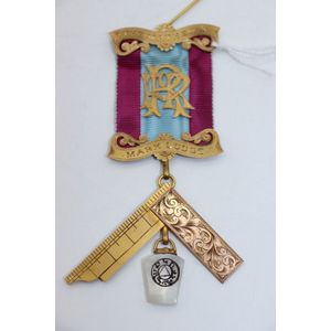 9ct Gold Masonic Medallion with Ribbon - Masonic Regalia and Jewellery ...