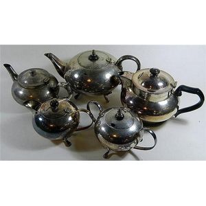 Robur Tea Company silverplated "Perfect" teapots, 1930s - 40s - price ...