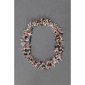 Australian Aboriginal artefacts: shell necklaces (maireener / mariner ...