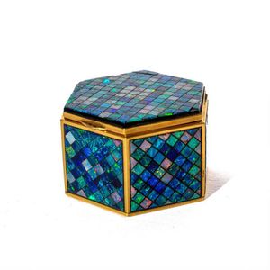 Antique and vintage pill boxes - price guide and values