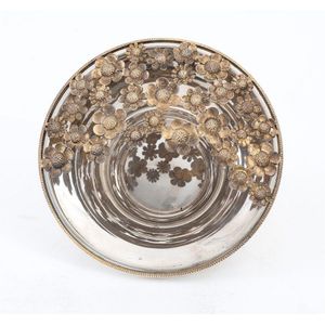 Silver items by Australian / British silversmith Stuart Devlin - price ...