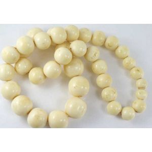 Ivory bead style and other ivory necklaces - price guide and values