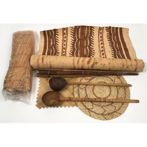 Nauru & Pacific Islands Artefacts: Baskets, Necklaces, Animal Trap - S ...