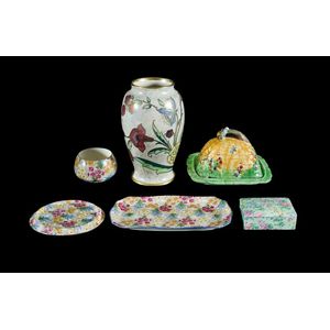 Vintage Royal Winton Royalty pattern tableware - price guide and values