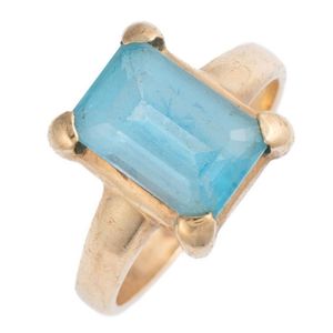 9ct Gold Blue Topaz Ring with Emerald Cut, Size S - Rings - Jewellery