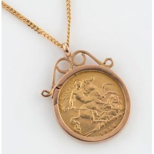 1914 Gold Half Sovereign Pendant and Chain Set in 9ct Gold Frame ...