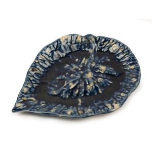 Lithgow Blue Glazed Leaf Plate - 25 cm Wide - Lithgow Pottery - Ceramics