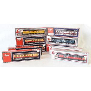 Boxed Set of 10 Lima Passenger Carriage Models - Railway Trains and ...