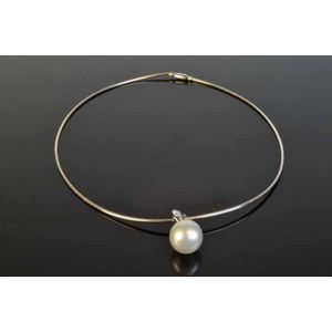 Paspaley pearls (Australia) necklaces and chains - price guide and values