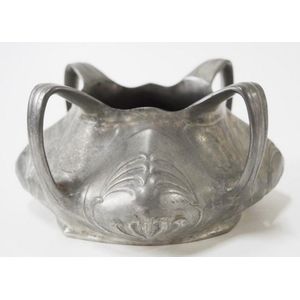 Antique or vintage pewter plates - price guide and values