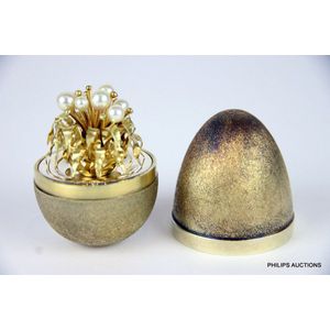 Silver items by Australian / British silversmith Stuart Devlin - price ...