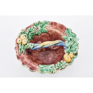 Gumnut and Leaf Bowl by Castle Harris - Castle-Harris, John - Ceramics