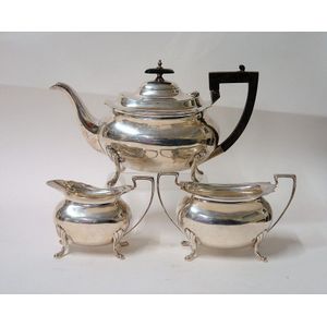 Walker & Hall silversmiths - price guide and values