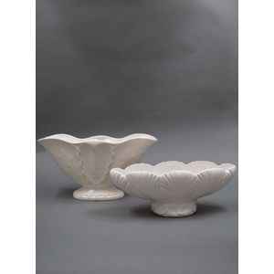 White Petal Mantle Vases by Crown Lynn - Crown Lynn - Ceramics