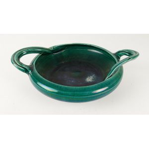 Green Glazed Circular Bowl with Handles - New Zealand Potters & Themes ...