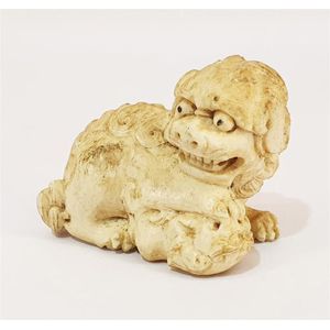 Japanese Carved Ivory Female Foo Dog Netsuke with Pup - Netsuke - Oriental