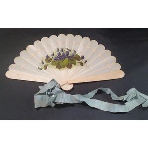 Vintage hand-held French and English lady's fans - price guide and values