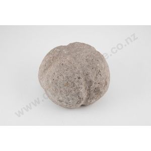 New Zealand Maori artefacts mahe (sinker) - price guide and values