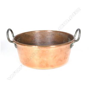 Victorian copper preserving pan with cast iron handles - Copper - Metalware