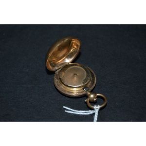 Gold Sovereign and coin cases - price guide and values