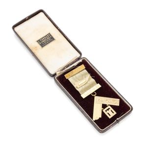 9ct Gold Masonic Past Master Pin Brooch by John Tennant - Brooches ...