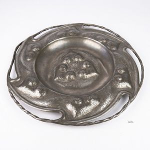 Antique or vintage pewter plates - price guide and values