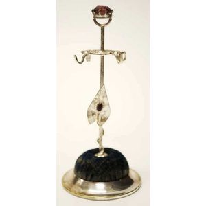 Vintage hat pin holders and stands - price guide and values