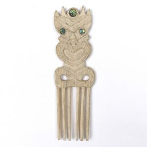 New Zealand Maori artefacts heru (combs) - price guide and values
