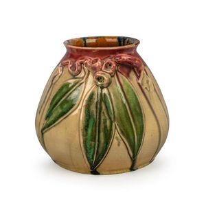 1940s and 1950s Remued (Australia) vases and ewers - price guide and values
