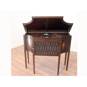 Sheraton Revival Mahogany Radiogram with Turntable and Inlay Design ...