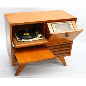 Vintage name-brand radiograms - price guide and values