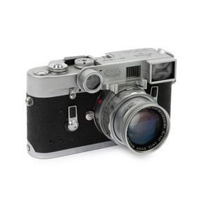Leitz Leica M4 Chrome with Summicron Lens and Attachment - Photography ...