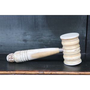 Vintage presentation, auction and judges gavels - price guide and values