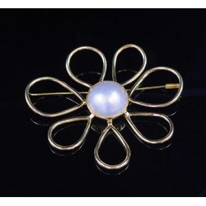 Jan Logan Mabe Pearl Brooch in 18ct Yellow Gold - Brooches - Jewellery