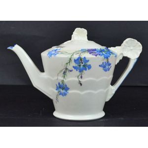 May Creeth (Australia), hand painted jewellery and ceramics, late 19th ...